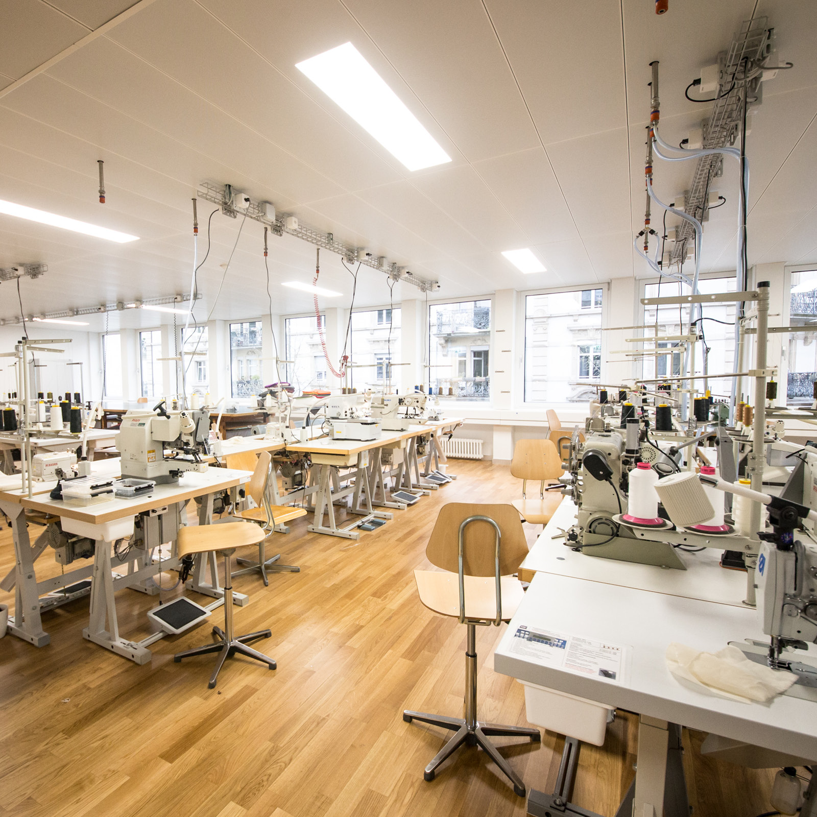 STF Makerspace – Dein Zugang zu DEM textilen Industrie-Maschinen-Park ...